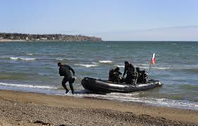 ashore是什么意思_ashore的中文翻译_音标_读音_用法_例句_在线英汉翻译 - 给力词典